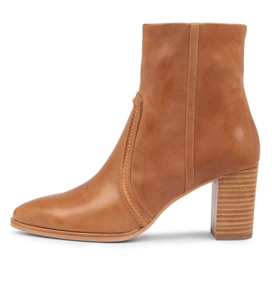 Django & Juliette Anahi- DJ Boot – Gorgeous Soles